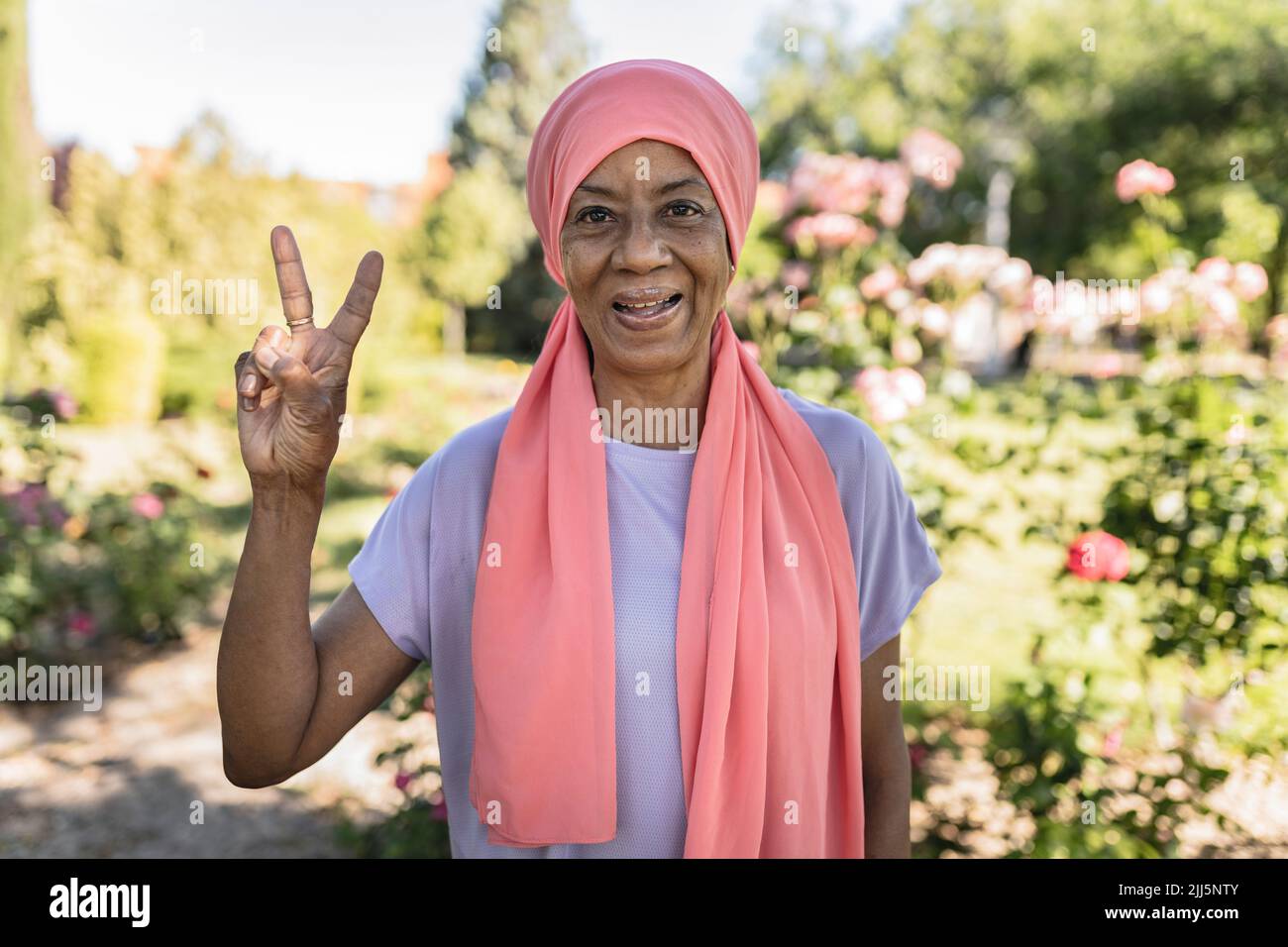 60s hand peace symbol hi-res stock photography and images - Alamy