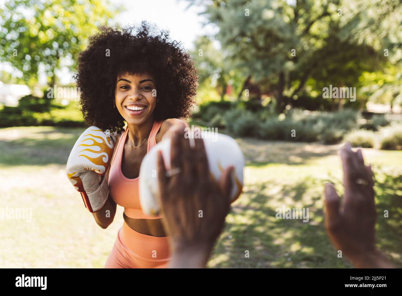 Woman boxing practice hi-res stock photography and images - Alamy