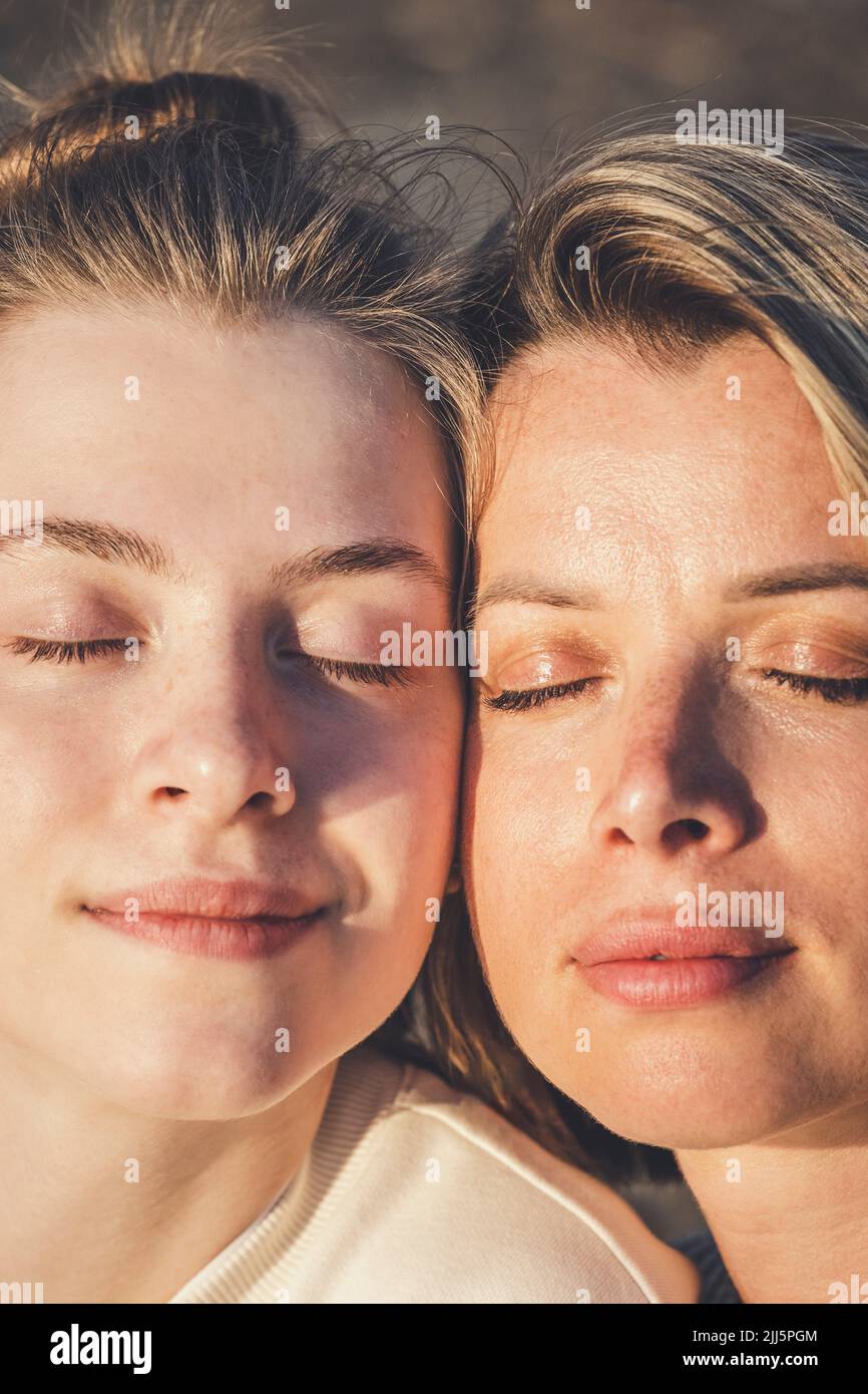 Mother teen daughter closeup hi-res stock photography and images - Alamy