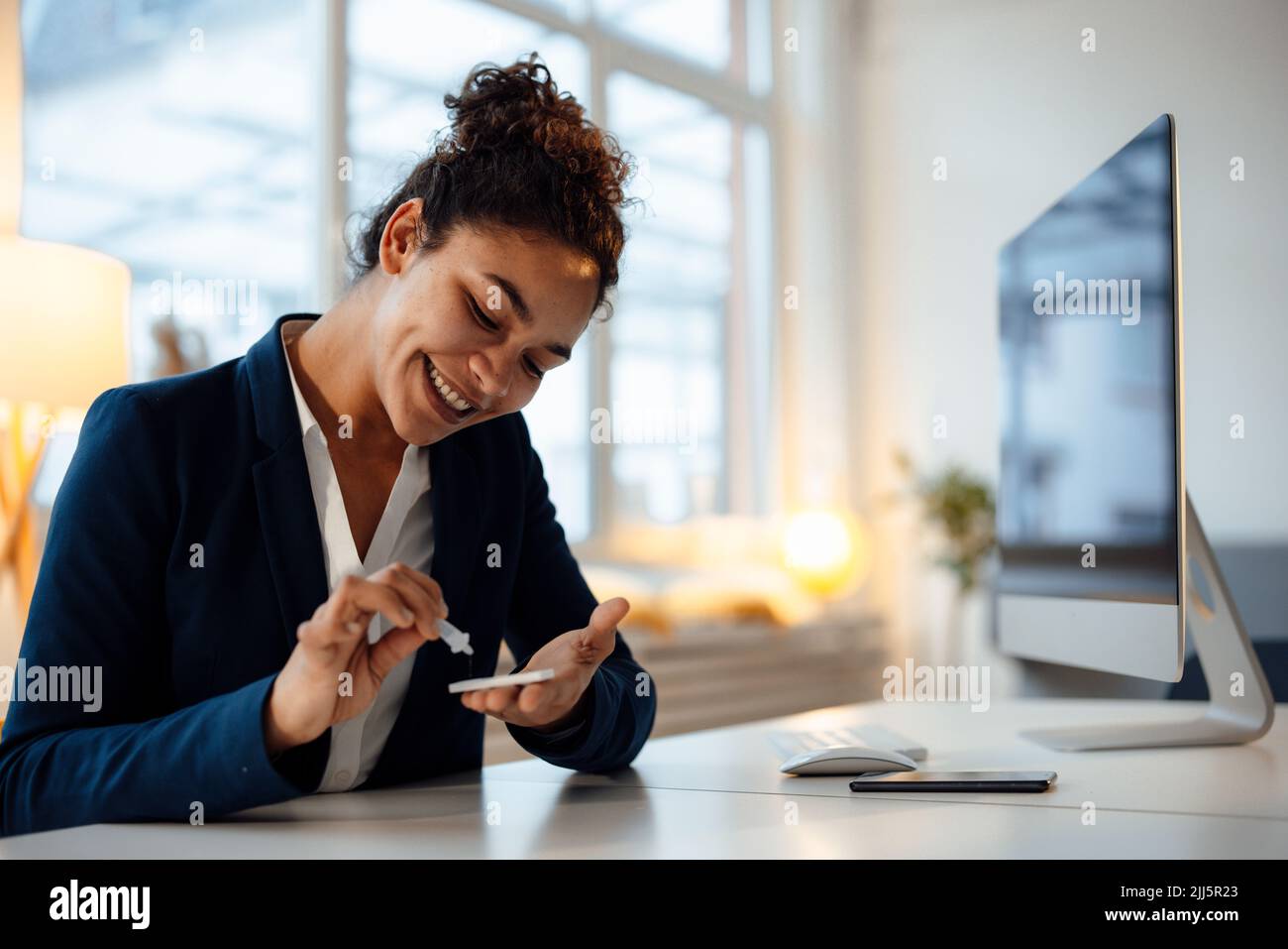 Taking test on computer hi-res stock photography and images - Alamy