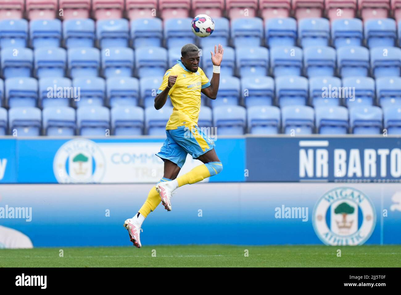 Dominic Iorfa #6 of Sheffield Wednesday heads the ball Stock Photo - Alamy