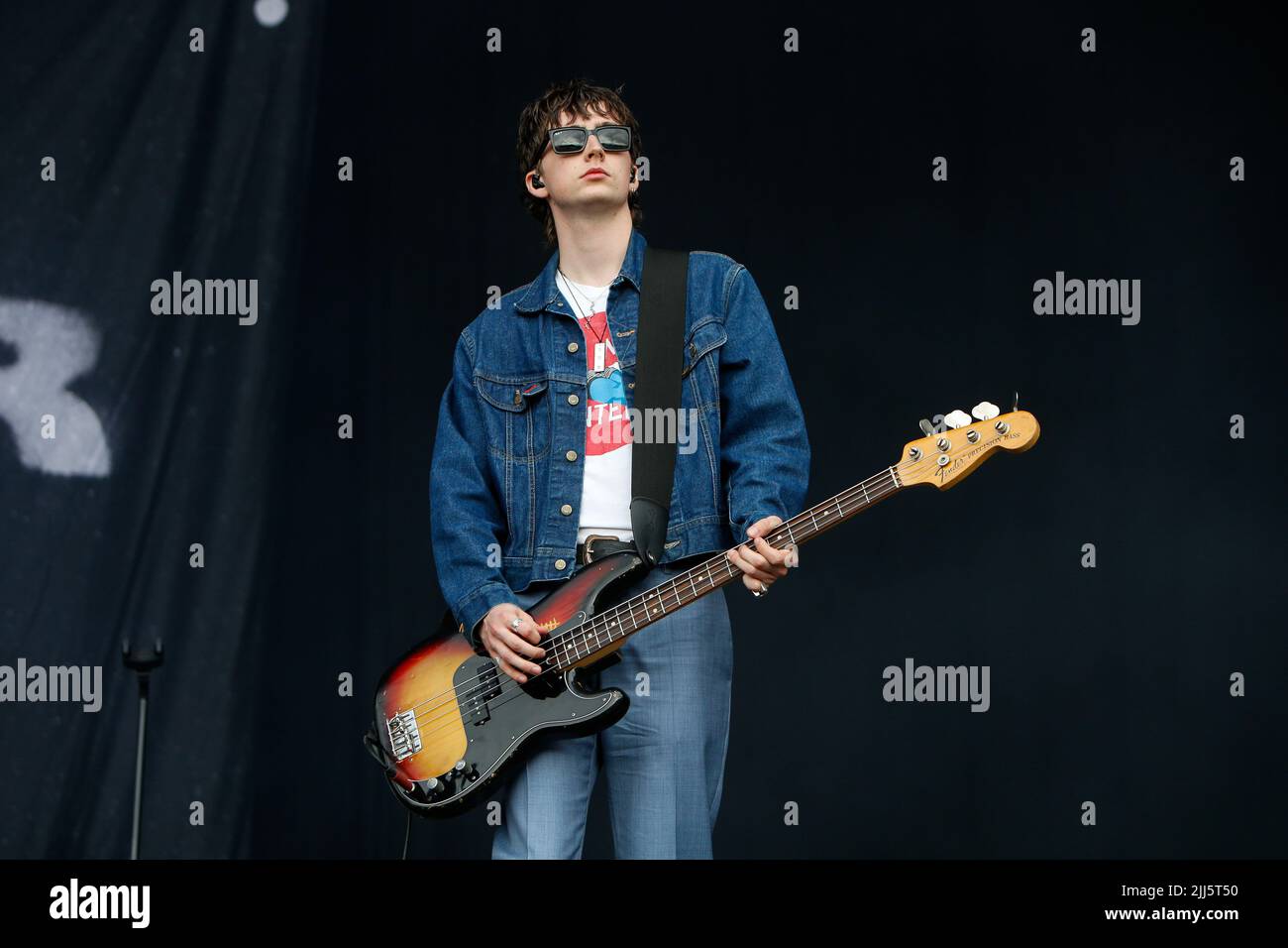 Robert Keating bass guitarist of Inhaler Stock Photo - Alamy