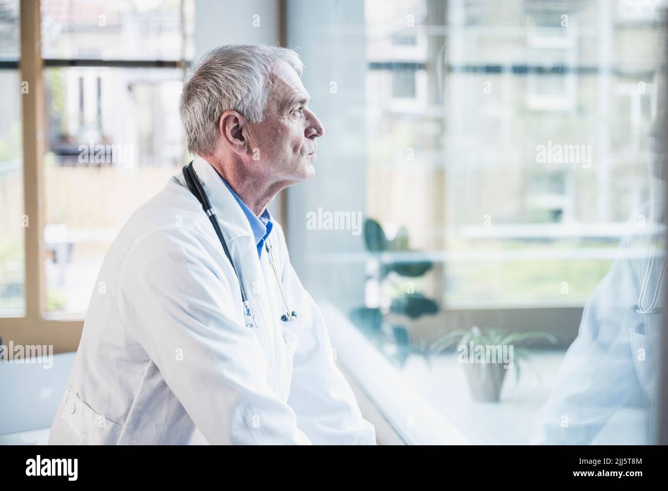 A view through a hospital window hi-res stock photography and images ...