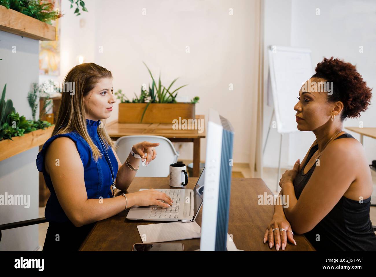 Nutritional advisor hi-res stock photography and images - Alamy