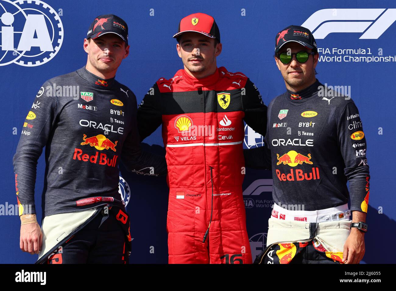 Qualifying top three in parc ferme (L to R): Max Verstappen (NLD) Red ...