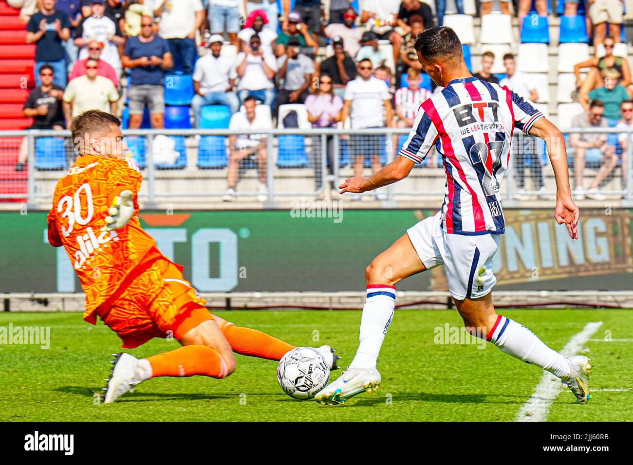 Julian pollersbeck hi-res stock photography and images - Alamy