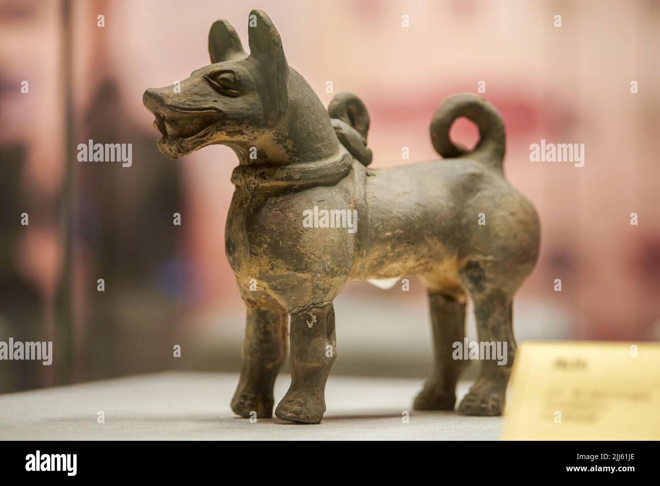 Chinese dog figurine hi-res stock photography and images - Alamy