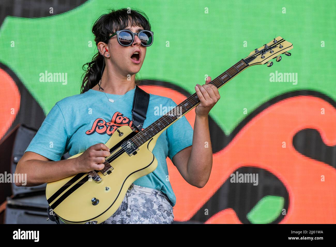 Henham Park, Suffolk, UK. 23rd July, 2022. Los Bitchos (Serra Petale ...