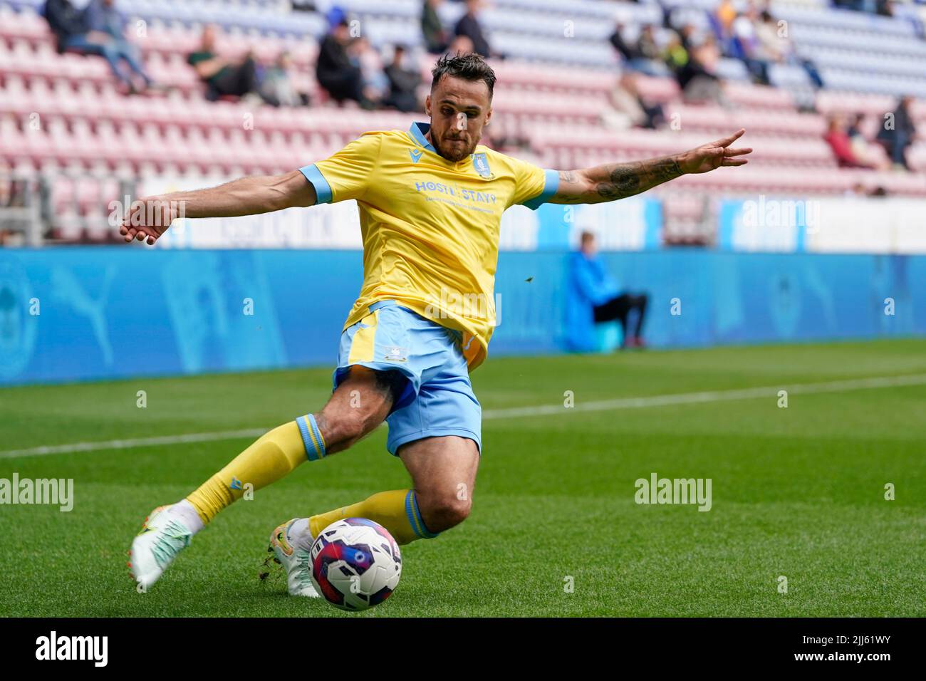 Lee Gregory #9 of Sheffield Wednesday crosses the ball Stock Photo - Alamy