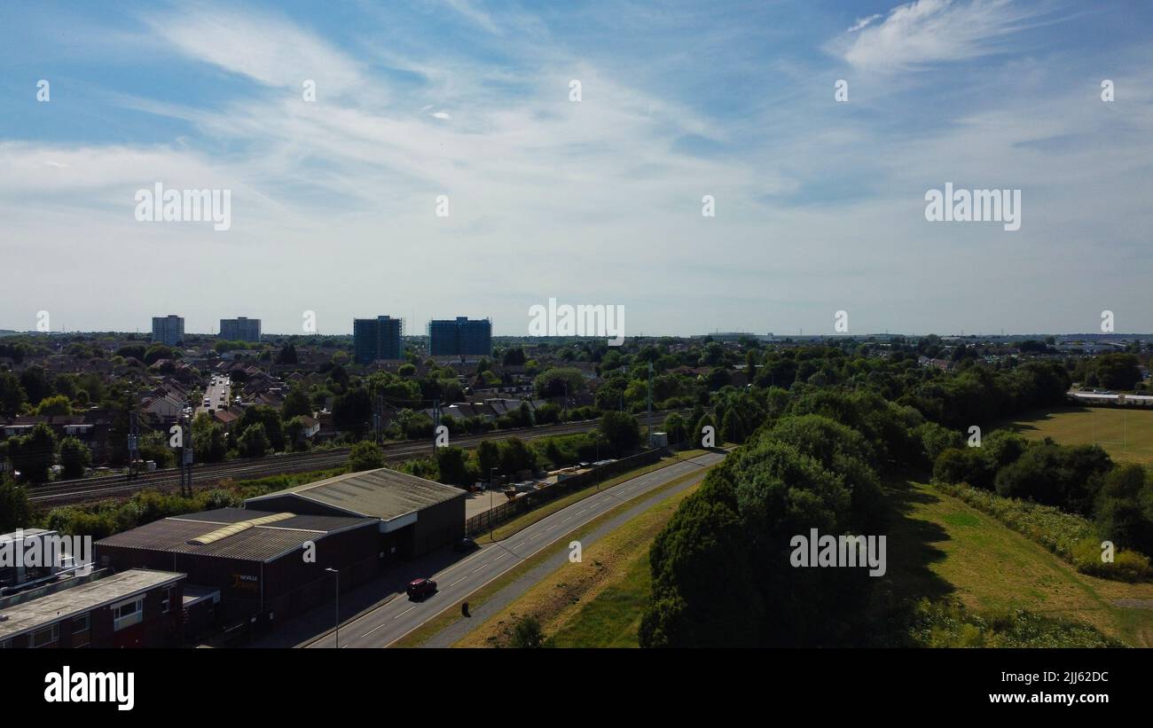 Luton london england railway station hi-res stock photography and ...