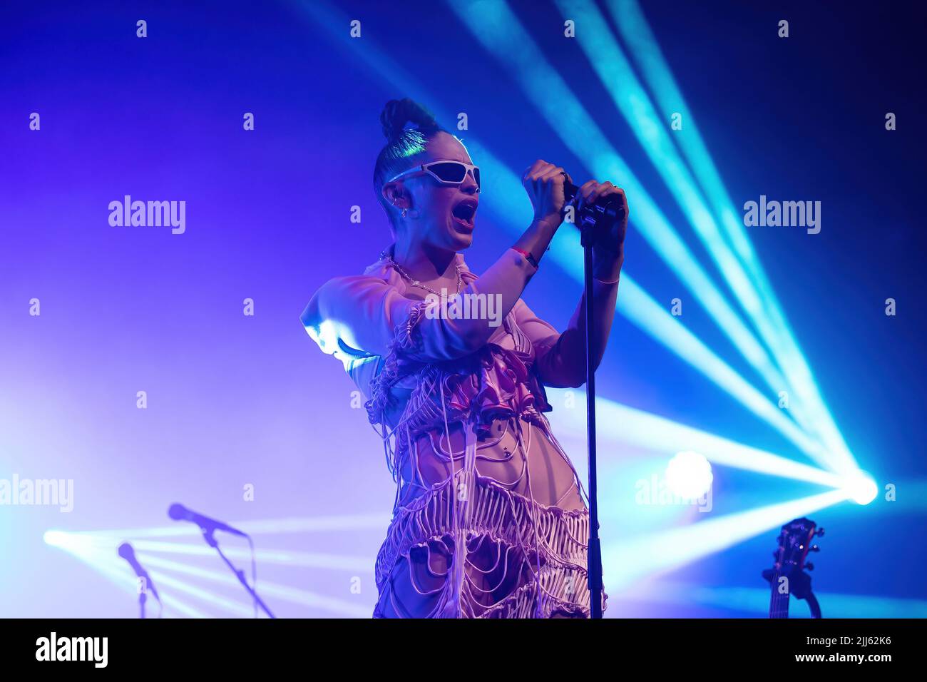 Alexandra drewchin hi-res stock photography and images - Alamy