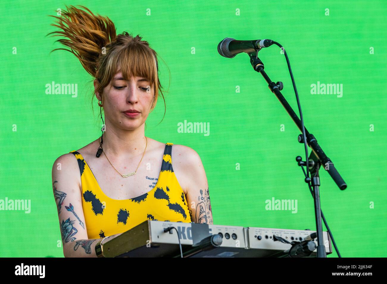 Henham Park, Suffolk, UK. 23rd July, 2022. Los Bitchos (Serra Petale ...