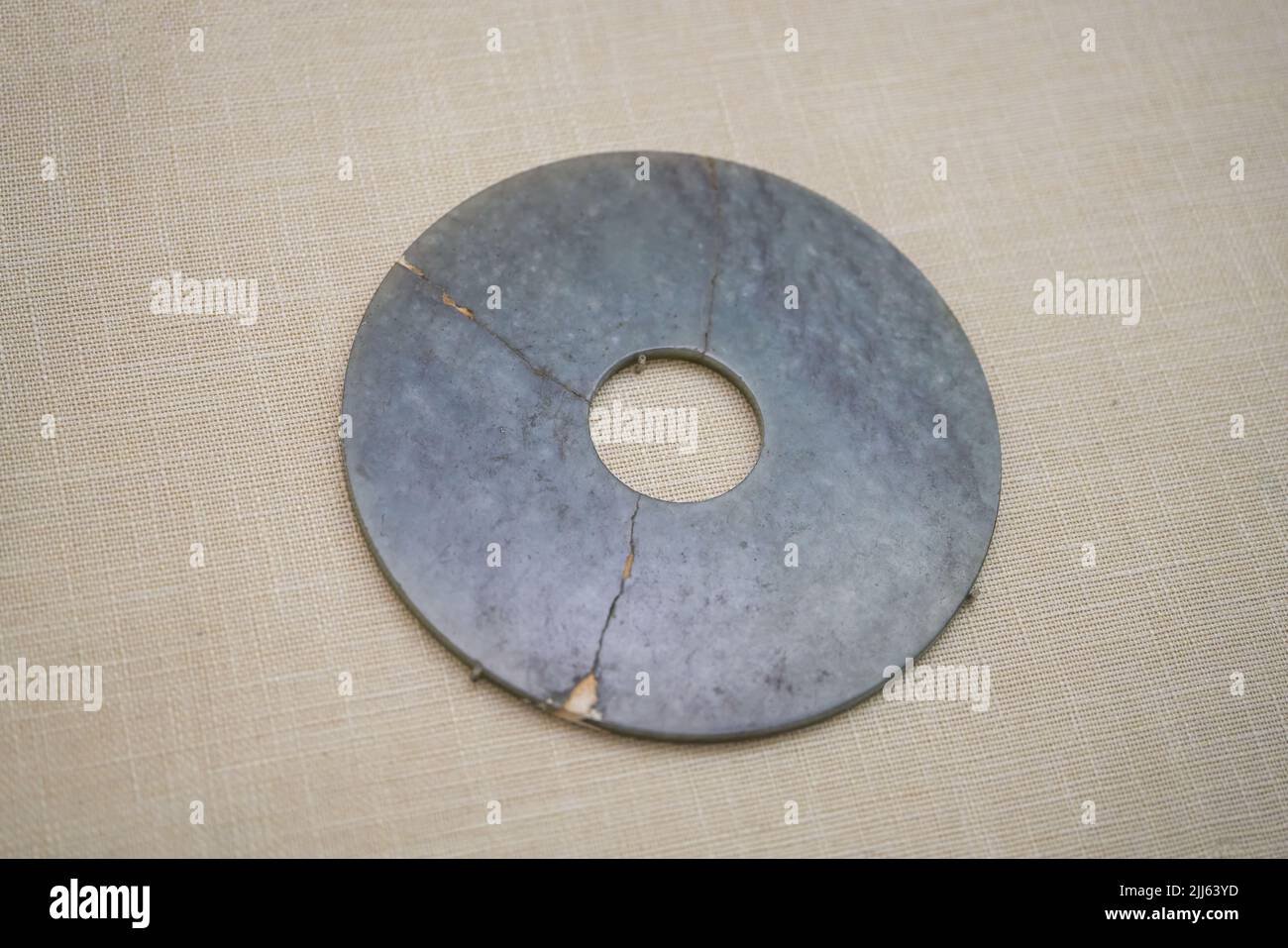 Ancient Chinese cultural relics, jade pieces and jade products in the ...