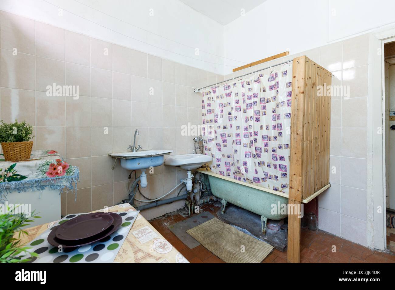 Cozy interior of an old room in an apartment Stock Photo - Alamy