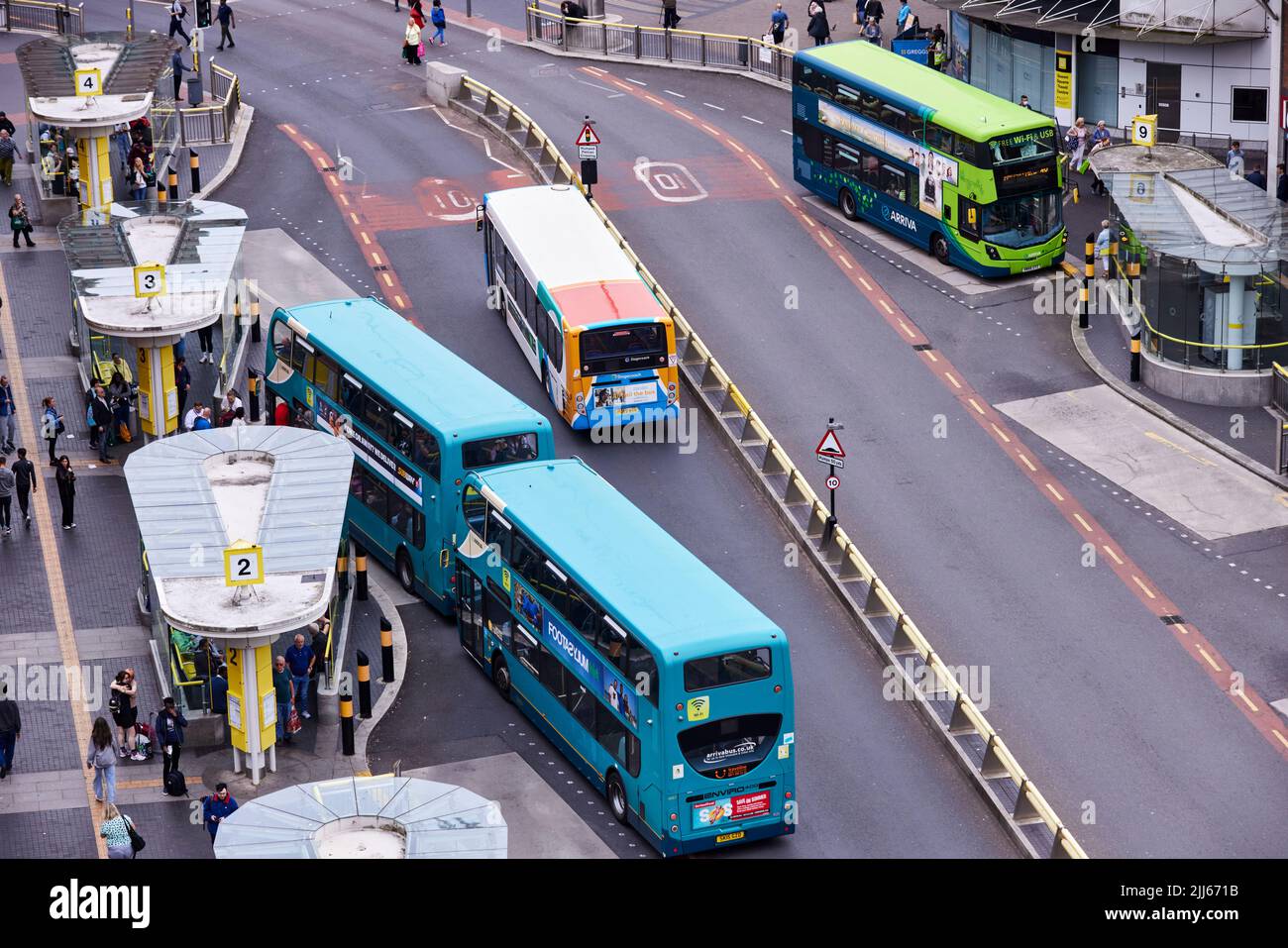 Liverpool Queen Square Bus Station Stock Photo - Alamy