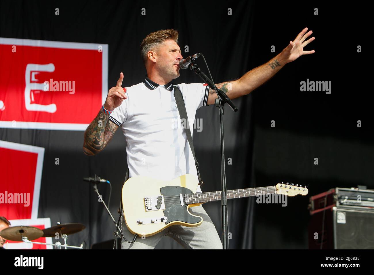 Jon Windle lead singer of Little Man Tate Stock Photo - Alamy