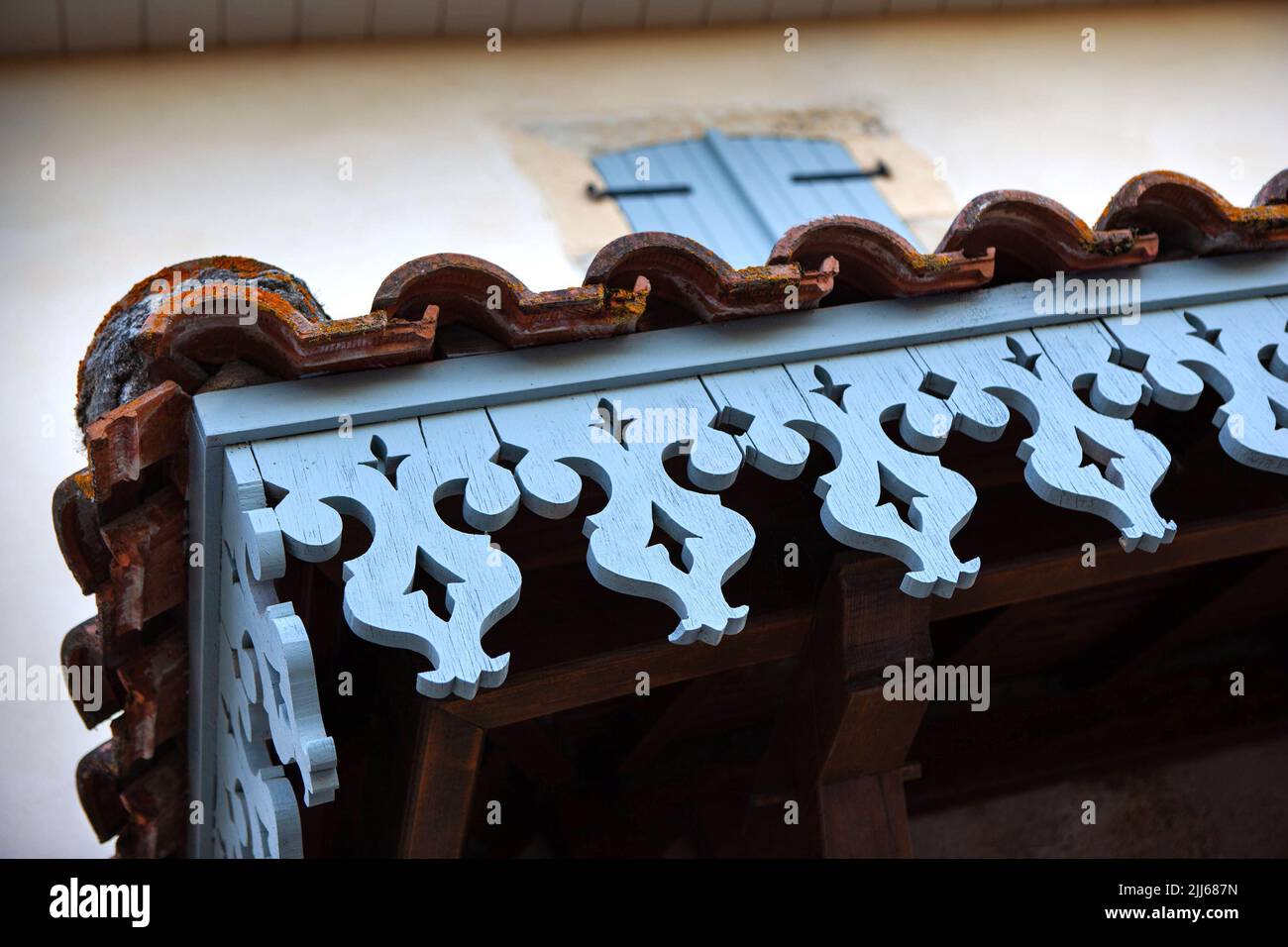 Wooden roof valance hi-res stock photography and images - Alamy