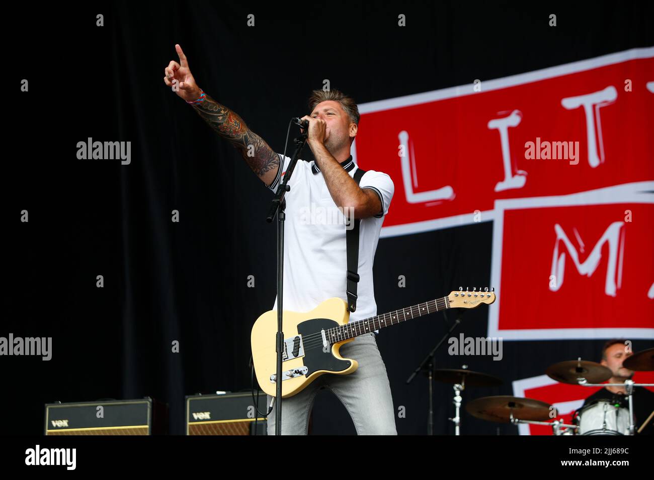 Jon Windle lead singer of Little Man Tate Stock Photo - Alamy