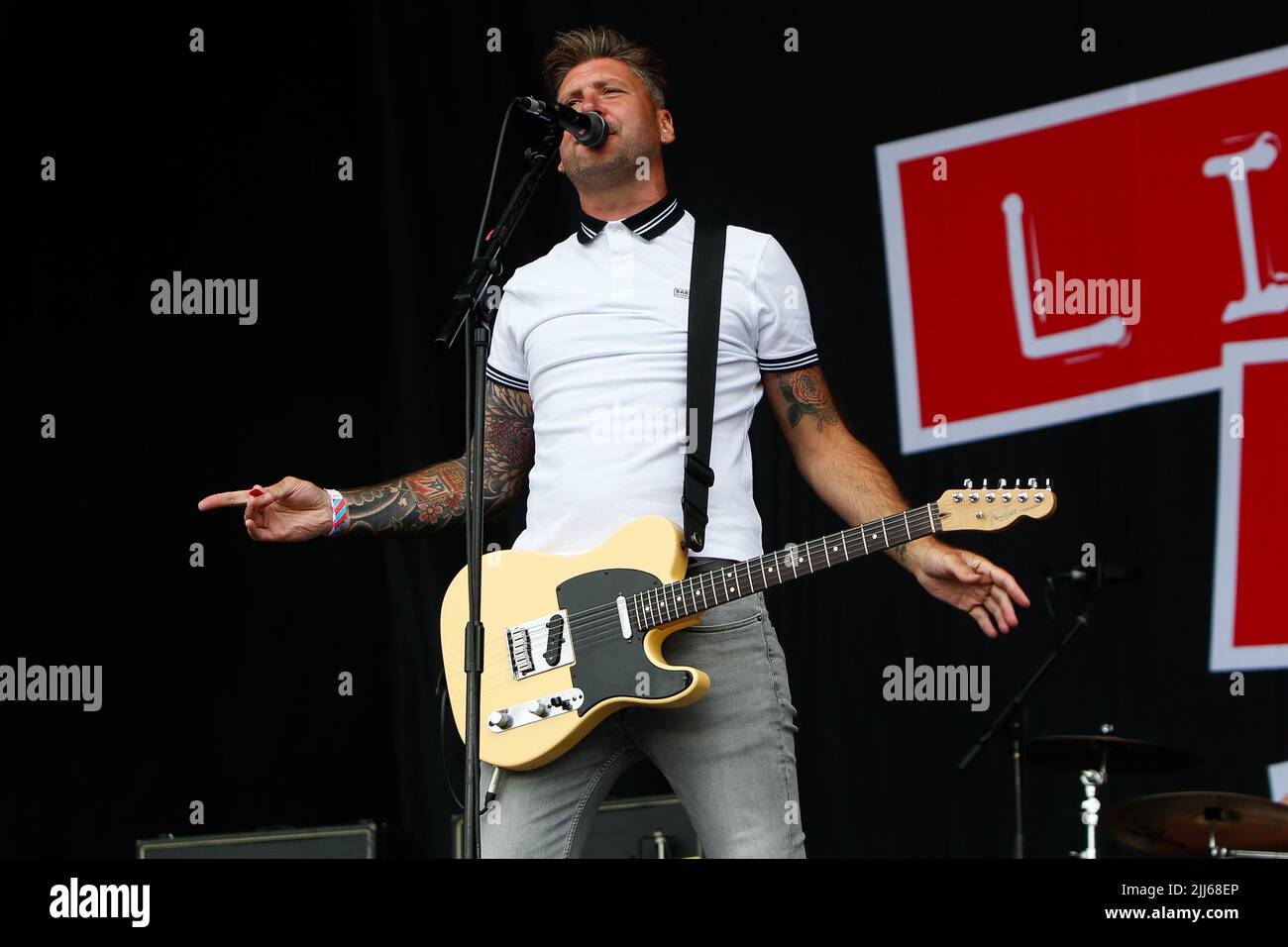 Jon Windle lead singer of Little Man Tate Stock Photo - Alamy