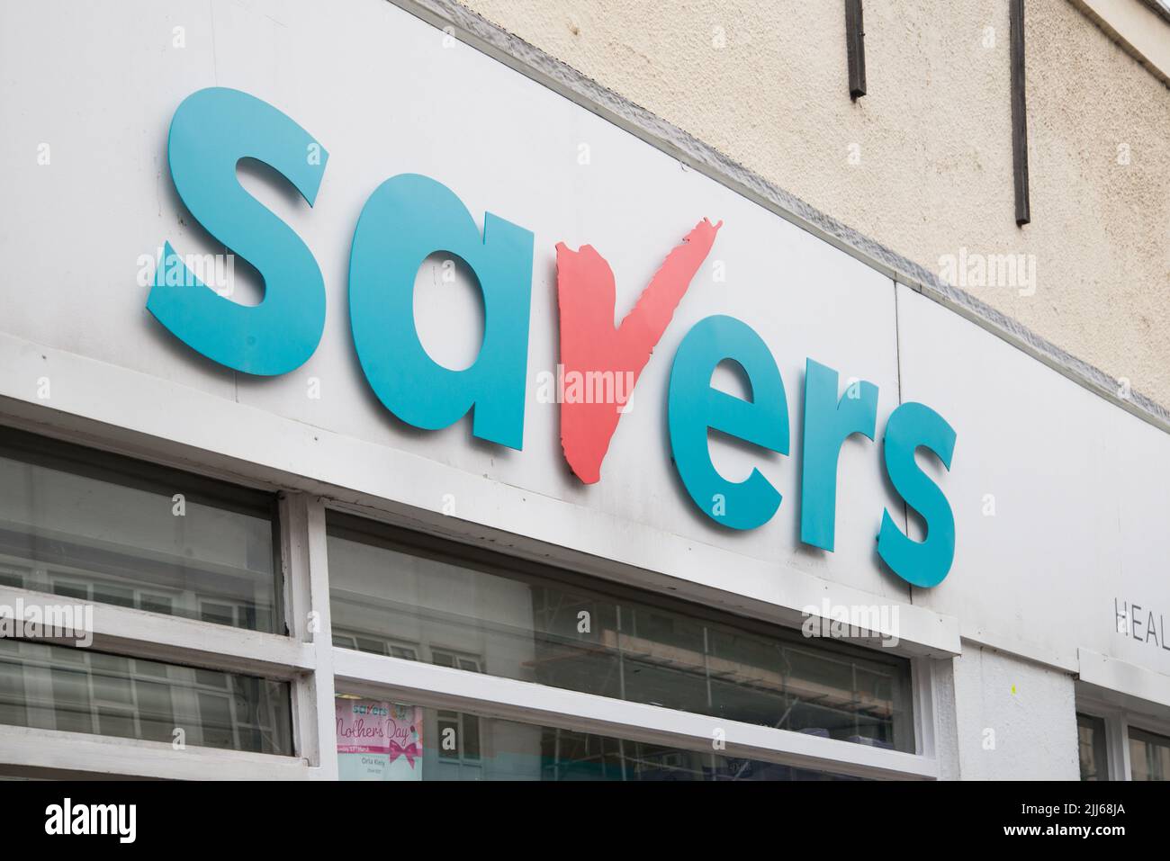 Savers Shop Sign Logo Stock Photo - Alamy