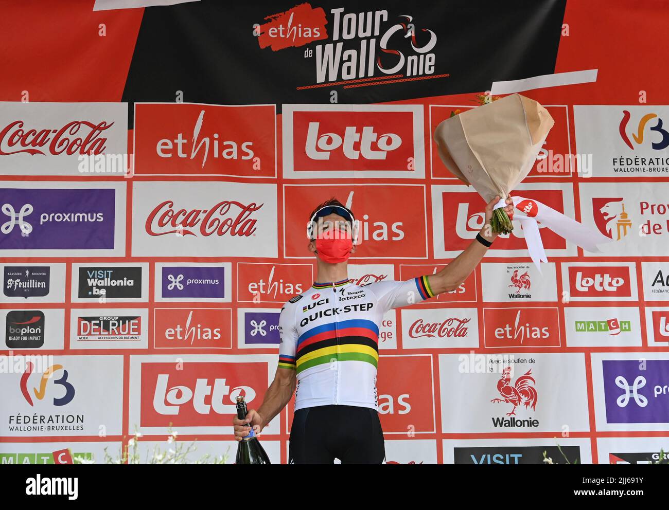 French Julian Alaphilippe of Quick-Step Alpha Vinyl celebrates on the ...