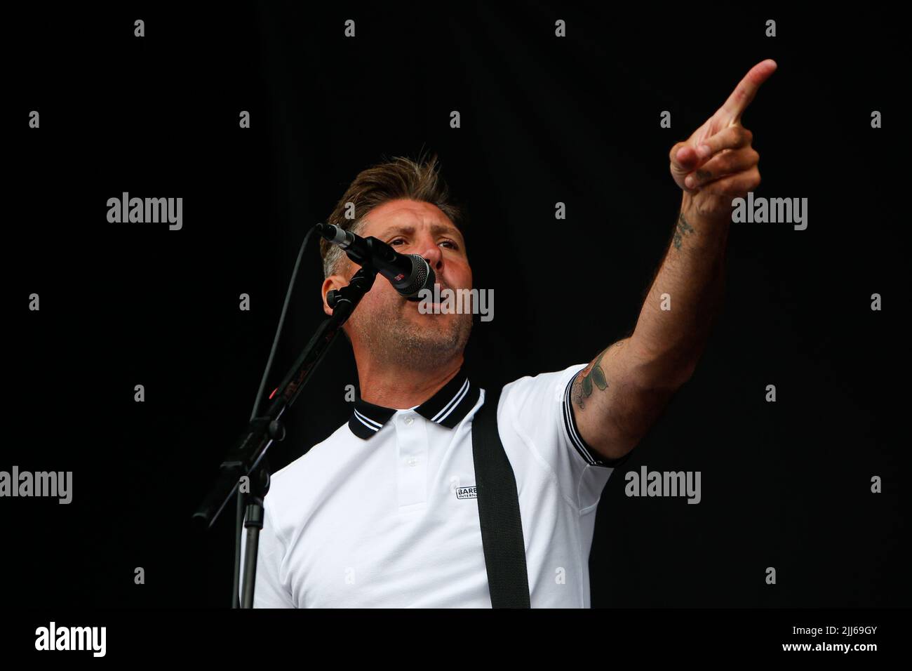 Sheffield, UK. 23rd July, 2022. Jon Windle lead singer of Little Man ...