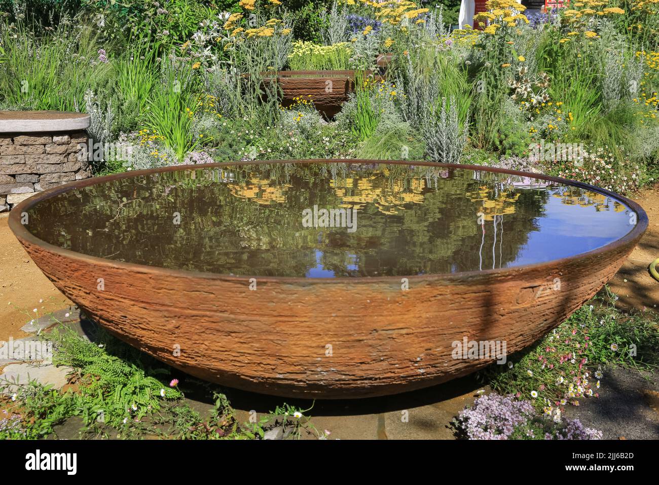 Rhs planet friendly garden hi-res stock photography and images - Alamy