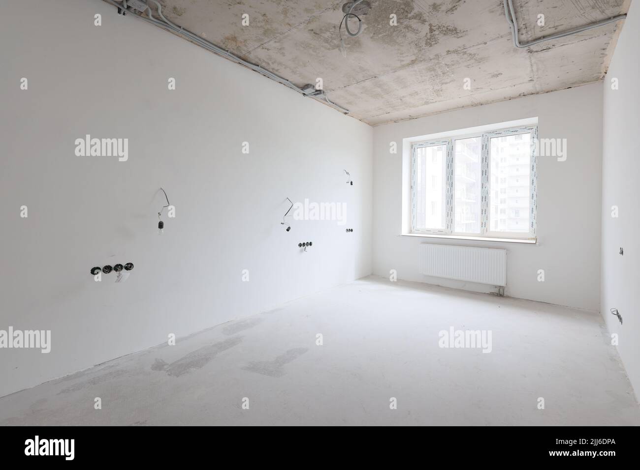 Apartment without finishing repair hi-res stock photography and images ...
