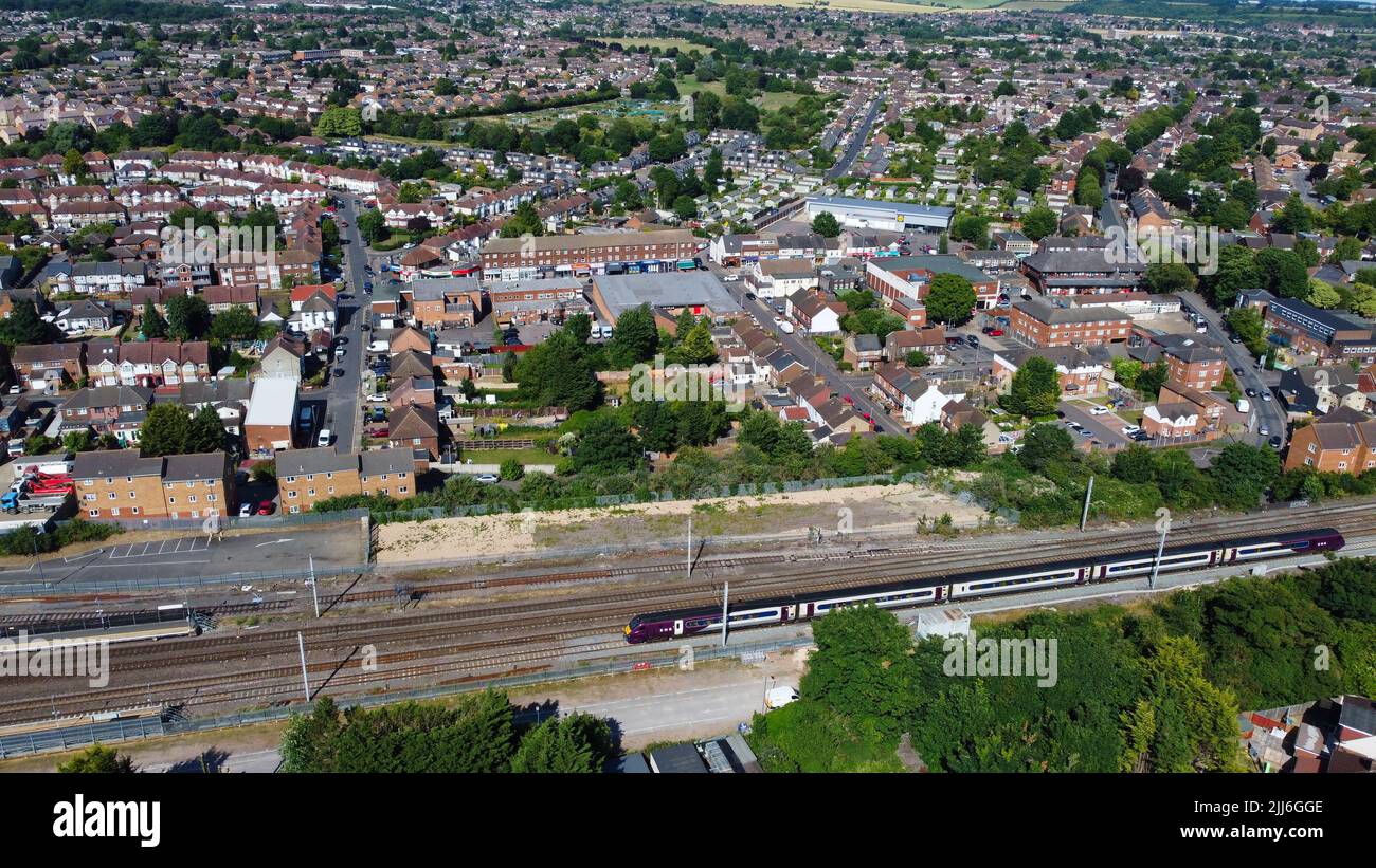 Luton london england railway station hi-res stock photography and ...