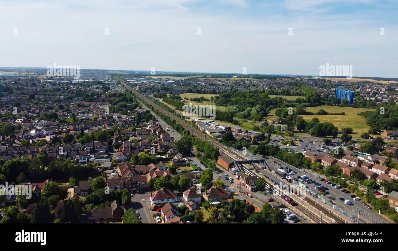 Luton london england railway station hi-res stock photography and ...