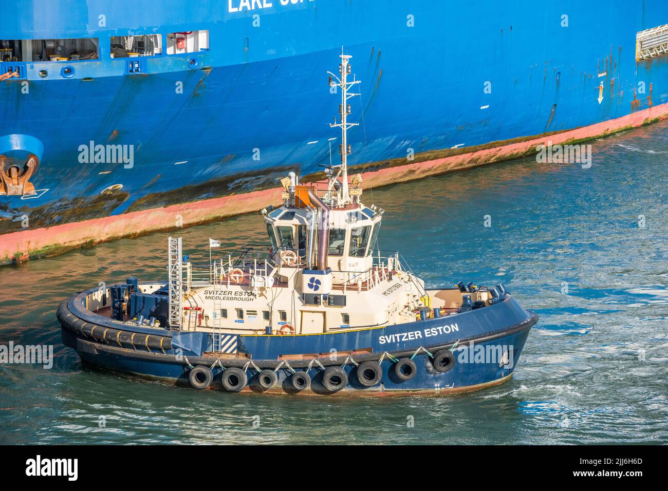 Svitzer eston tug boat operating in Southampton docks Stock Photo - Alamy