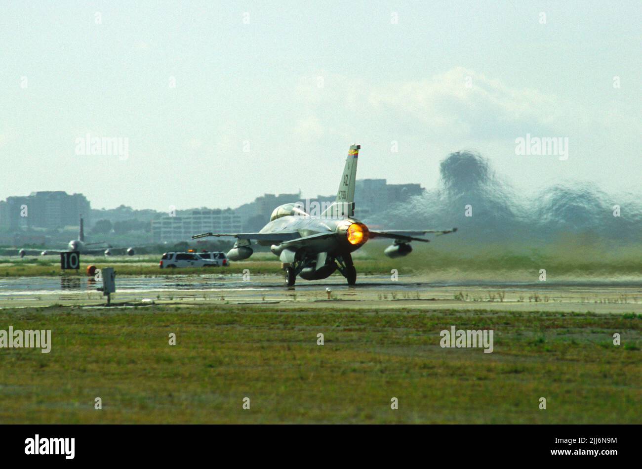 General Dynamics F-16 Fighting Falcon taking off from MCAS Miramar in ...