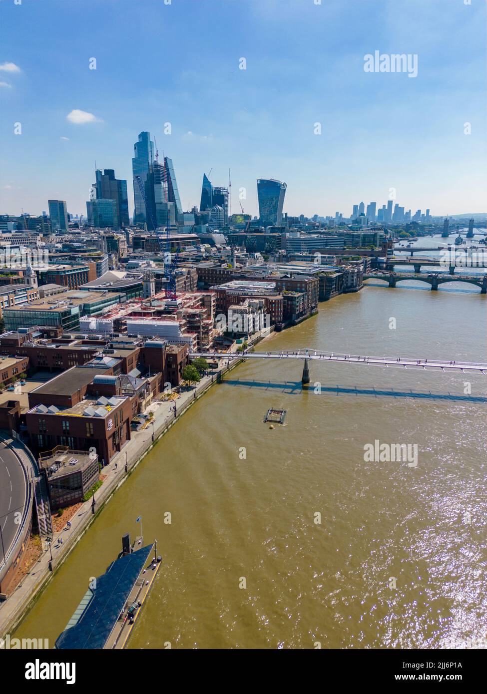 London vertical aerial hi-res stock photography and images - Alamy