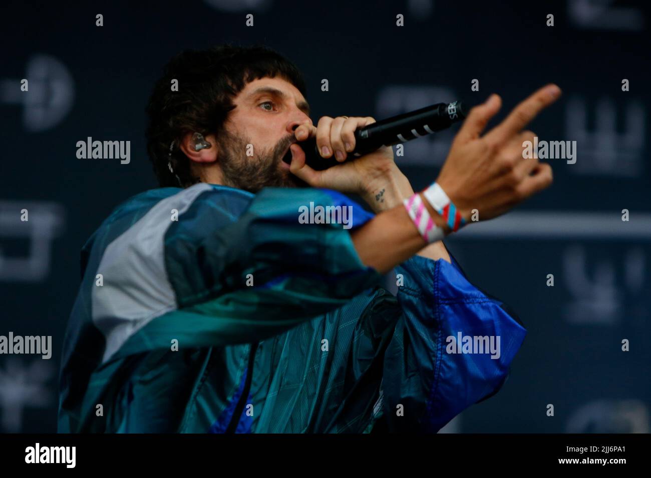 Sergio Pizzorno lead singer of Kasabian Stock Photo - Alamy