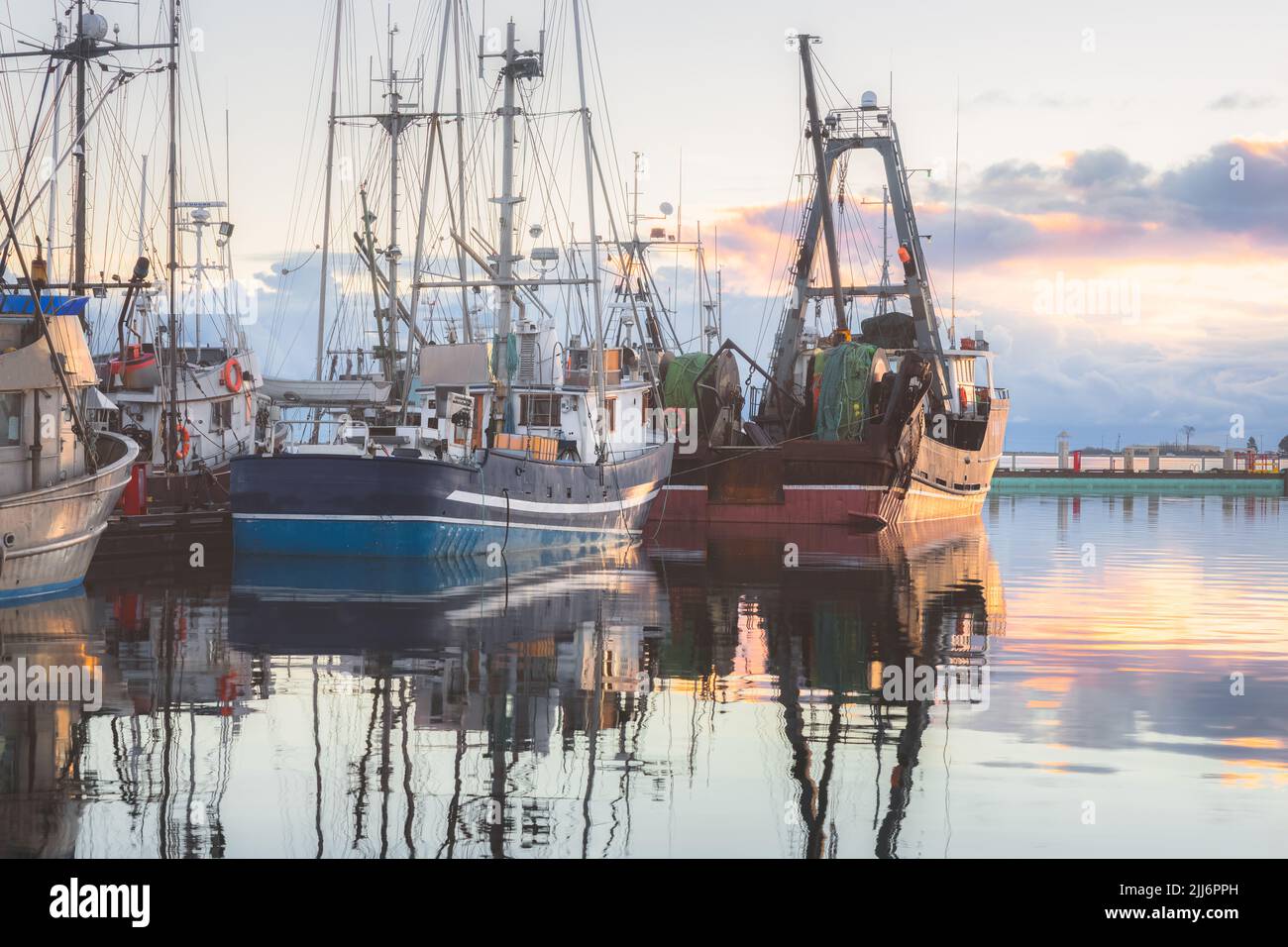 Commercial canadian fishing boats hi-res stock photography and images ...
