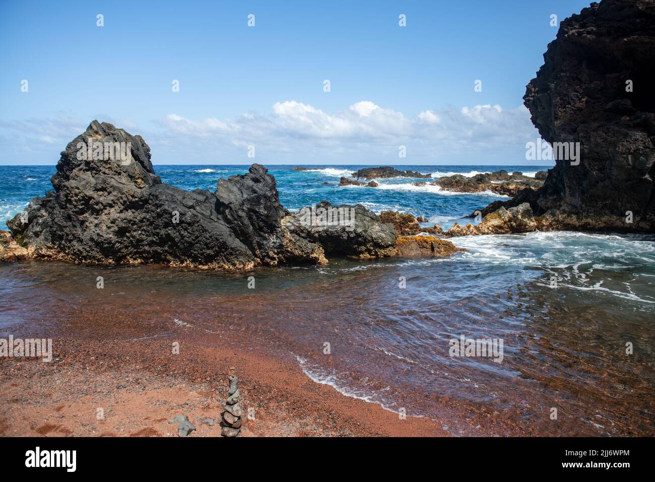 Sea Wave and rock, summer beach background Stock Photo - Alamy