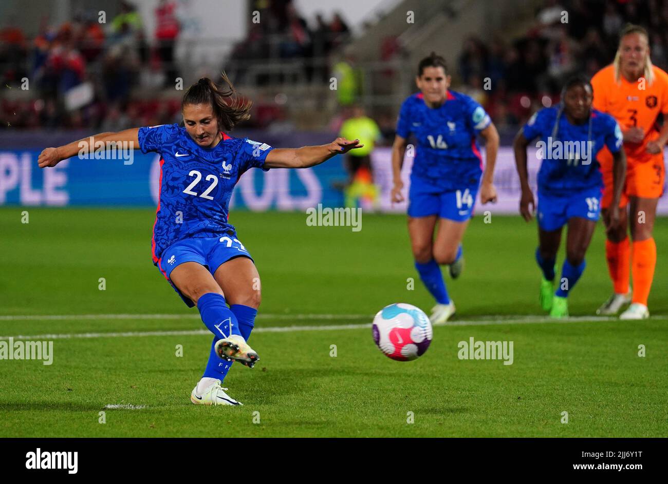 ève périsset euro 2022 penalty hi-res stock photography and images - Alamy