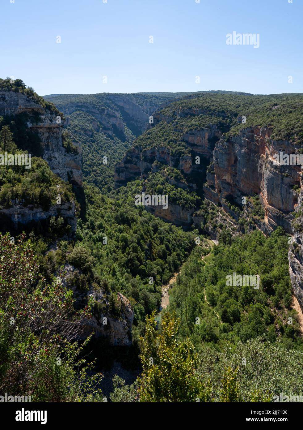 Canyons, giant rock formations, gorges and caves of the Sierra y ...