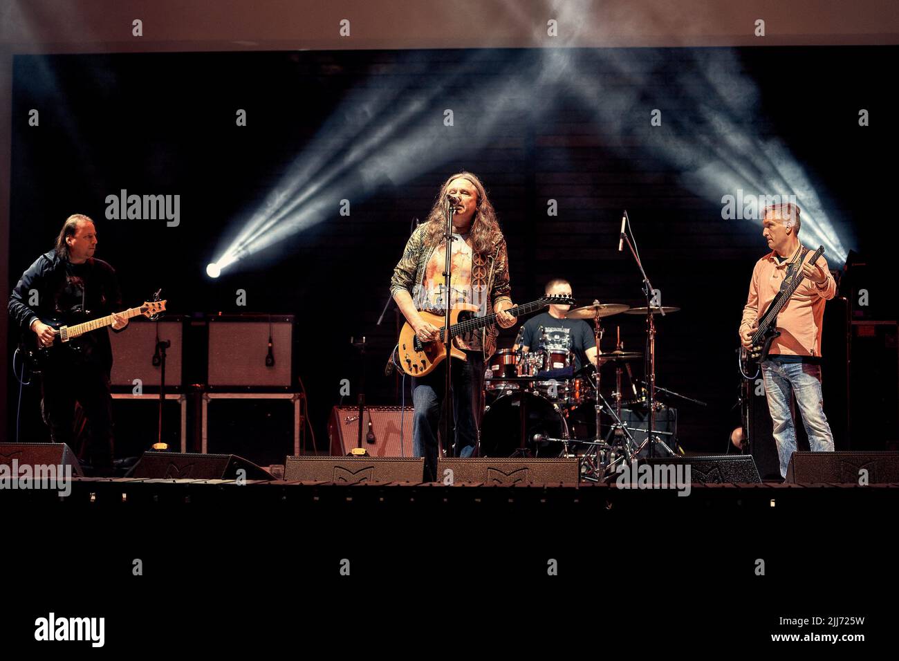 Packed concert theatre hi-res stock photography and images - Alamy