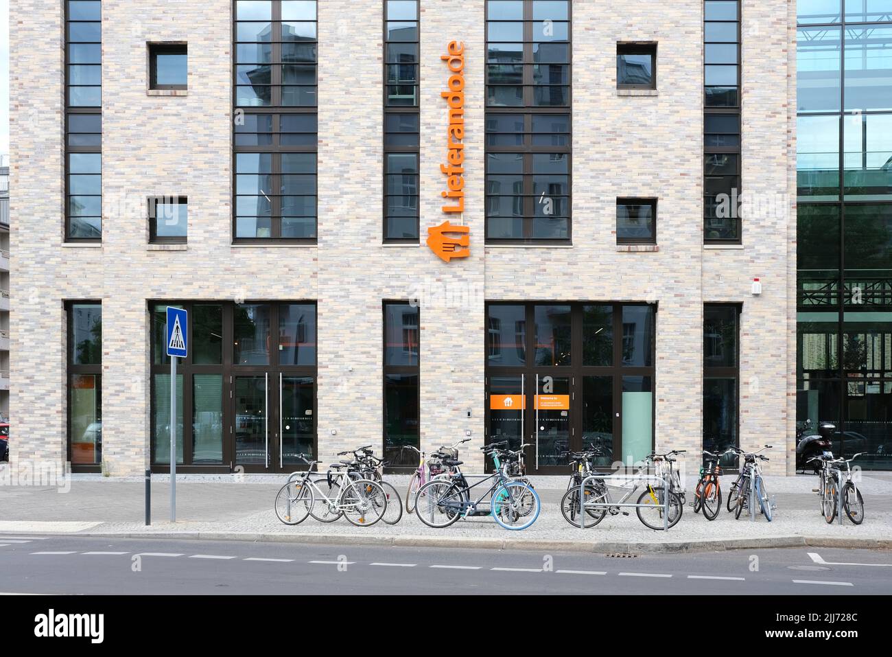 Lieferando logo hi-res stock photography and images - Alamy