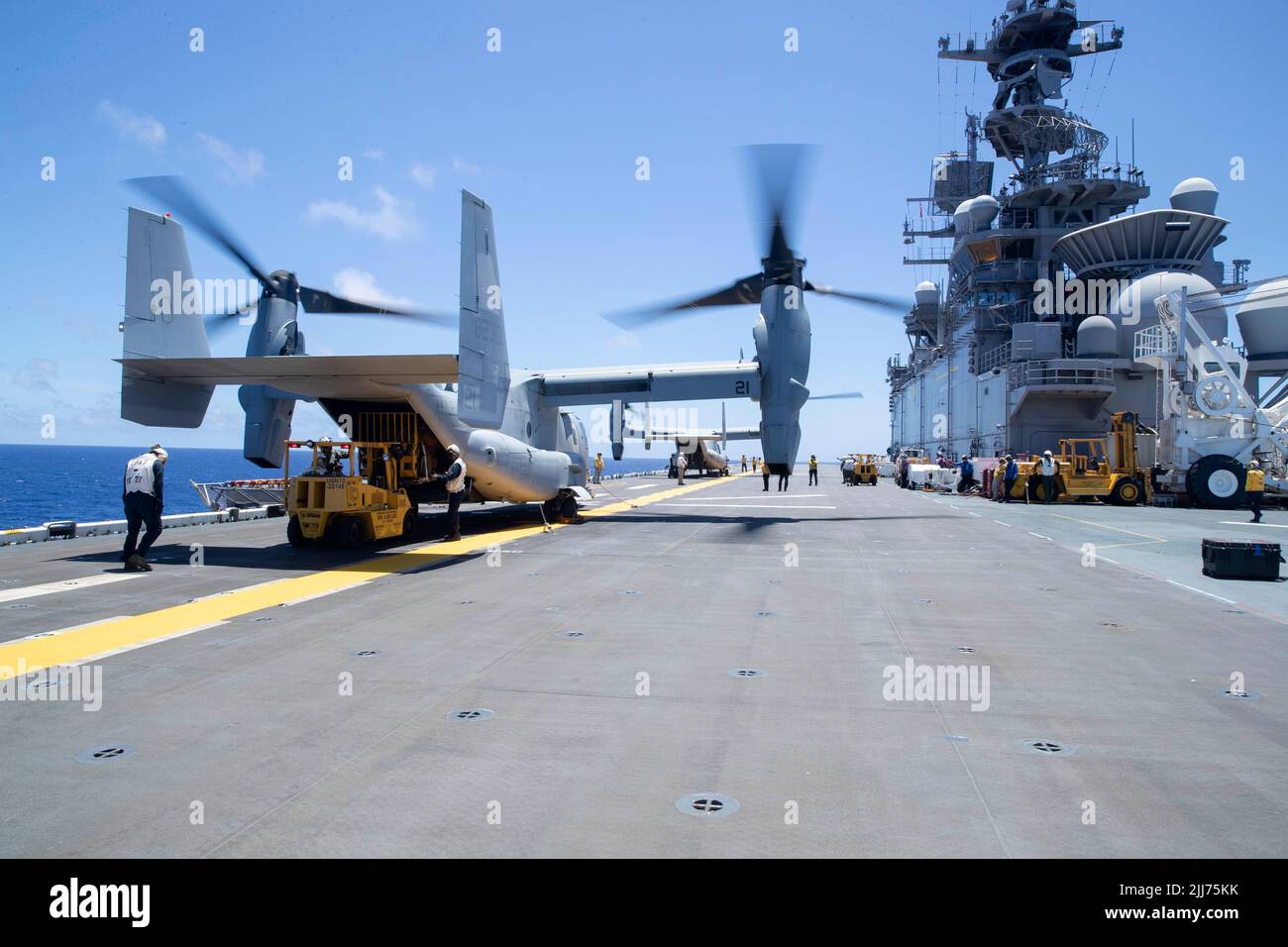 Amphibious cargo carrier hi-res stock photography and images - Alamy