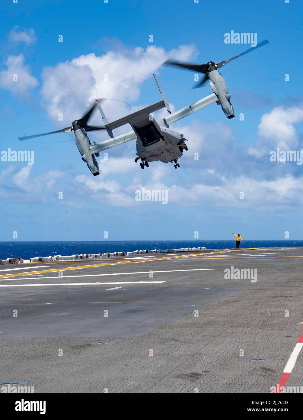 PACIFIC OCEAN (July 20, 2022) An MV-22B Osprey, attached to Marine ...