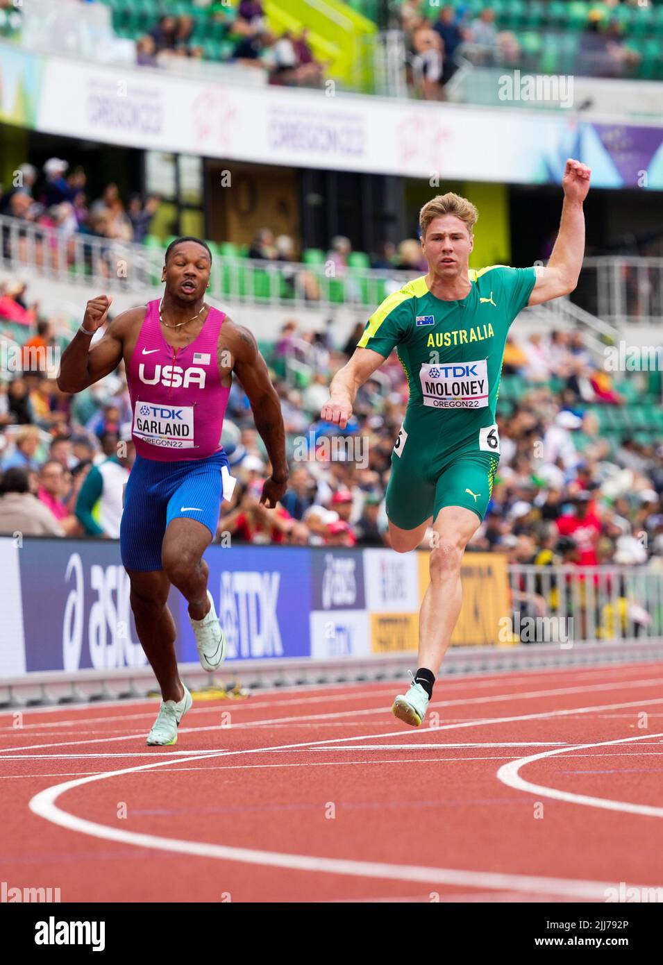 100m sprint athletics finish hi-res stock photography and images - Alamy