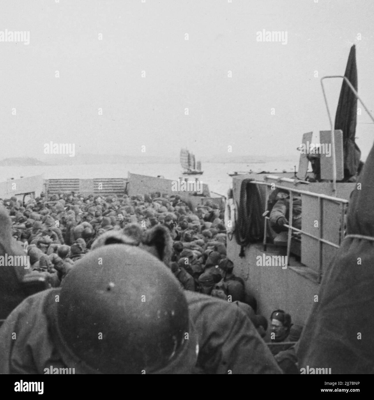 United States Army Troups aboard barge landing in Inchon on Jan 22 ...