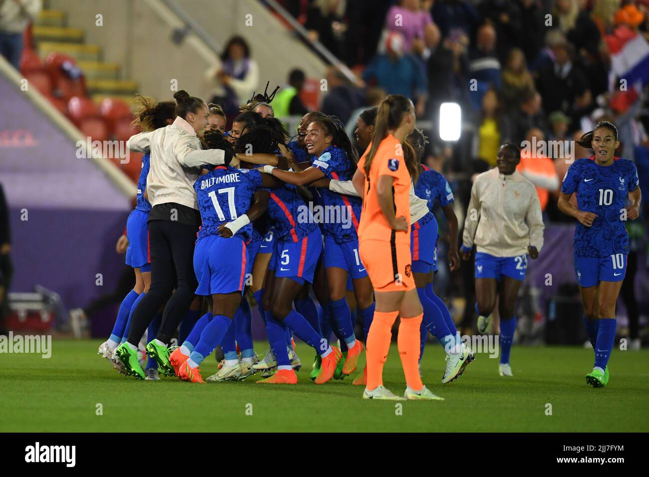 England euro 2022 final women hi-res stock photography and images - Alamy