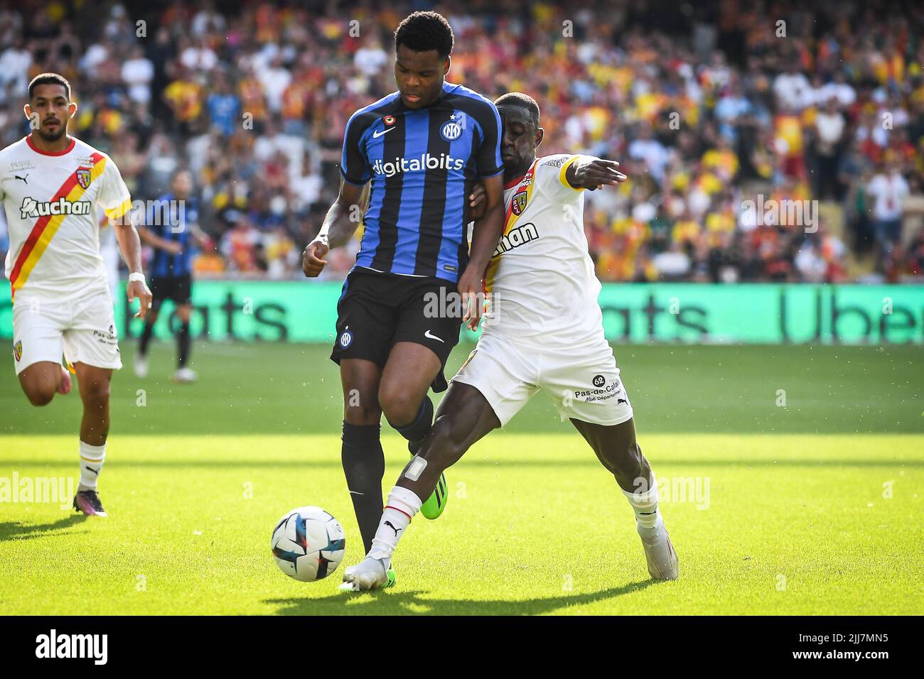 Denzel dumfries inter milan hi-res stock photography and images - Alamy