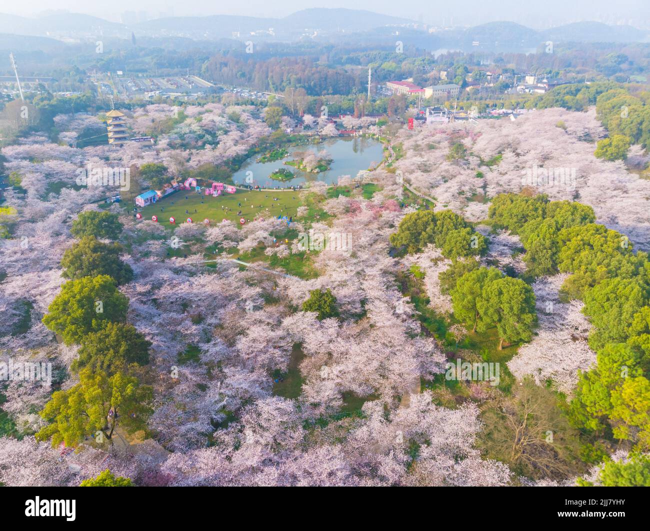 Five flowers lake china hi-res stock photography and images - Alamy