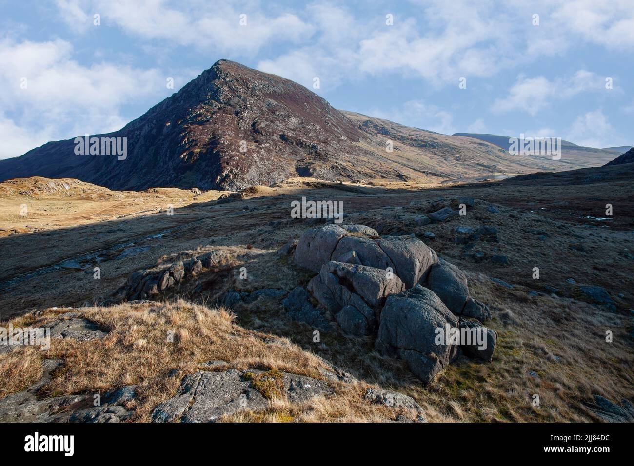 Tryfan Mountain in Snowdonia National Park, Wales early morning light ...