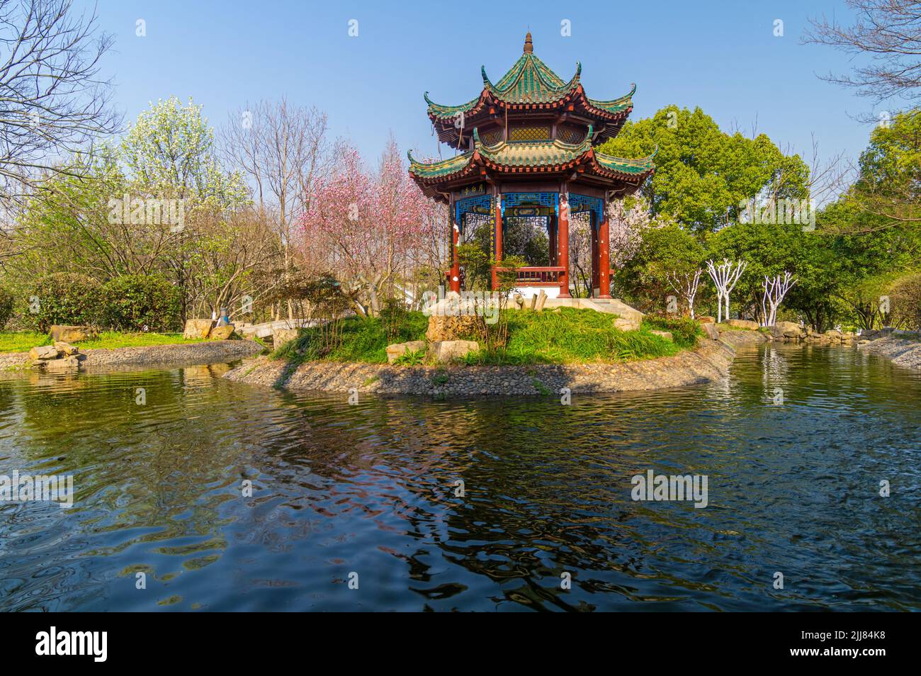 Spring scenery of Yuehu Park in Hanyang, Wuhan, Hubei, China Stock ...