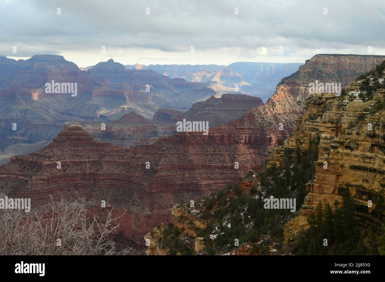 View of a red rock ridge in the Grand Canyon in Arizona Stock Photo - Alamy